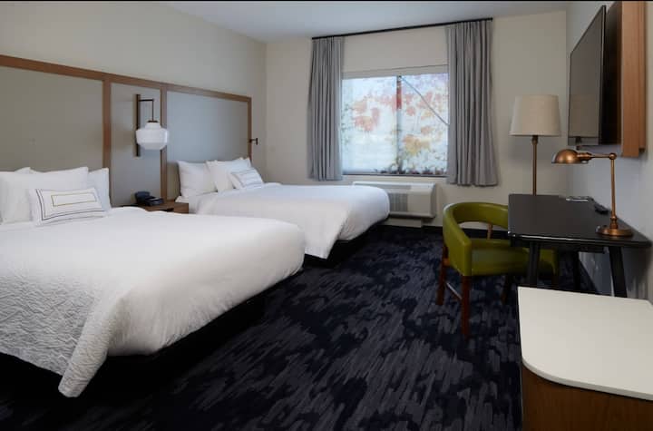 Moreno Valley 2 Queen Suite W/ Breakfast & Parking - Riverside, CA