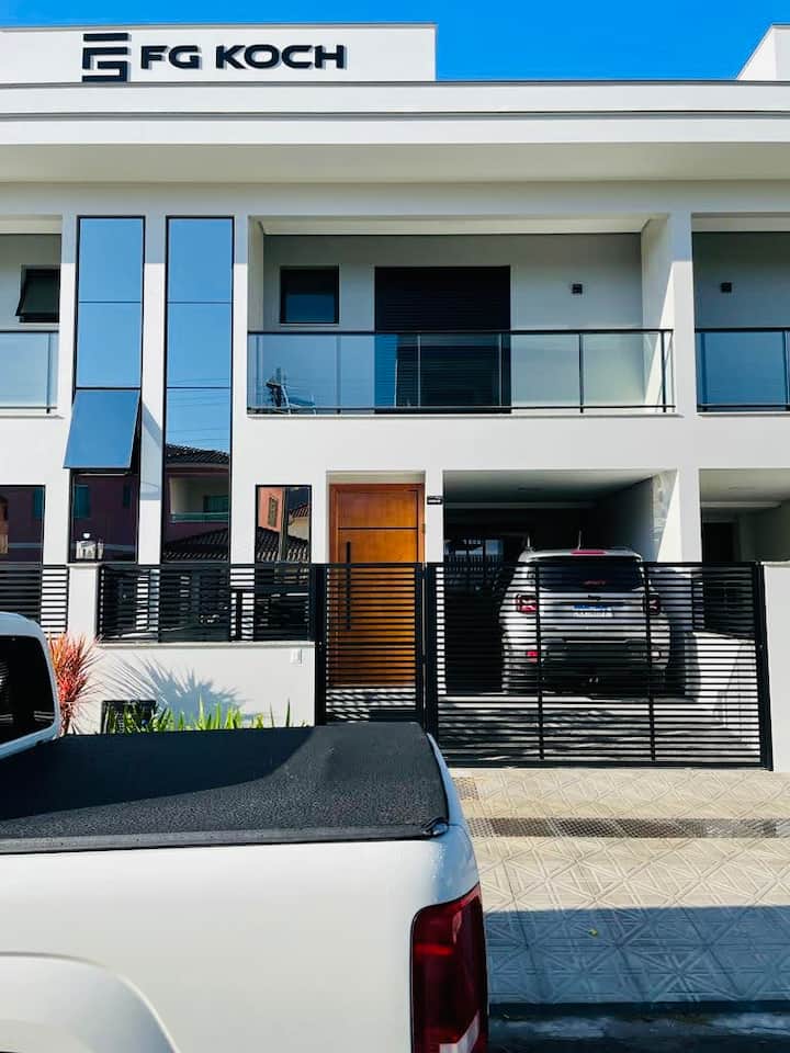 Casa Nova Praia De Palmas Do Arvoredo. 3 Quartos. - Governador Celso Ramos