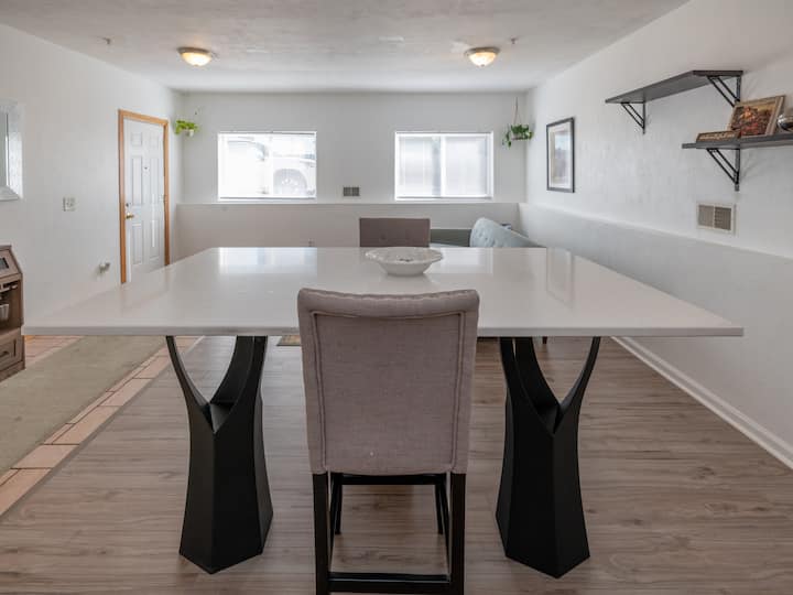 The Hidden Gem
Entire Studio Apartment 1b/1b - Kalamazoo, MI