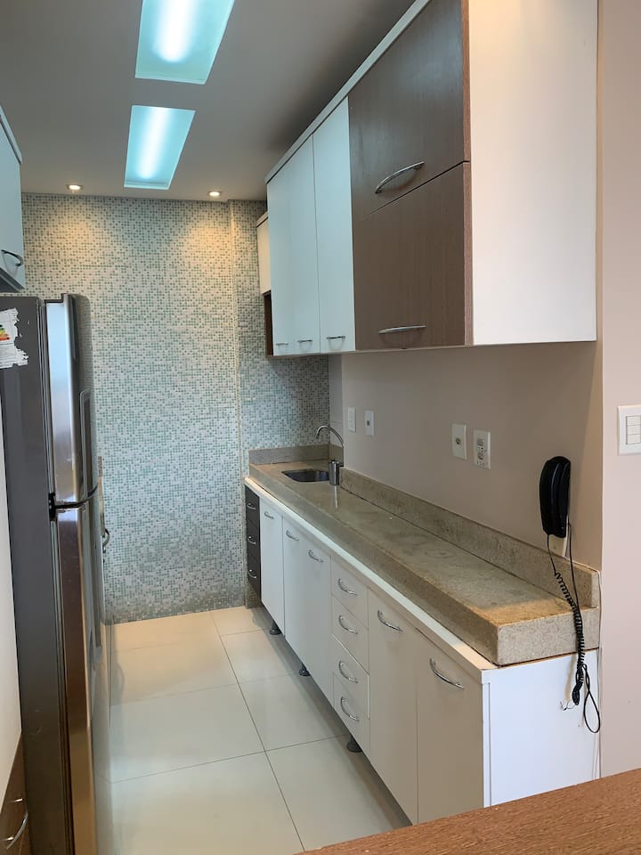 Apartamento Com Vaga De Garagem P/ Carro Pequeno - Belém