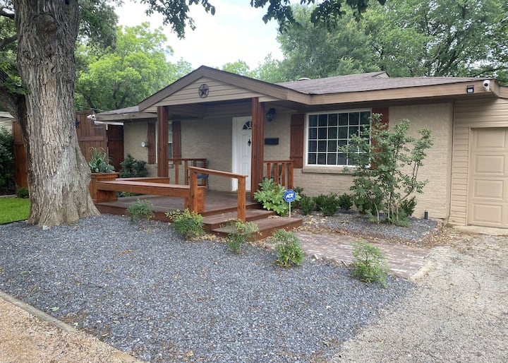 Centrally Located House In North Arlington - Conquistador, Arlington