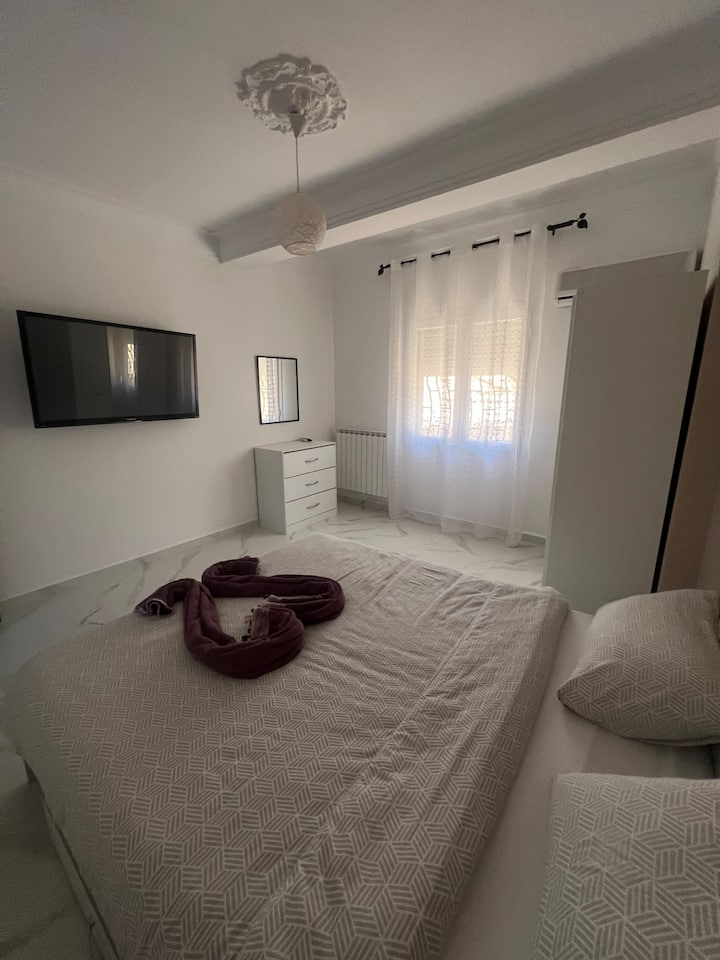Logement Chateauneuf Centre El Biar Refait à Neuf - Alger