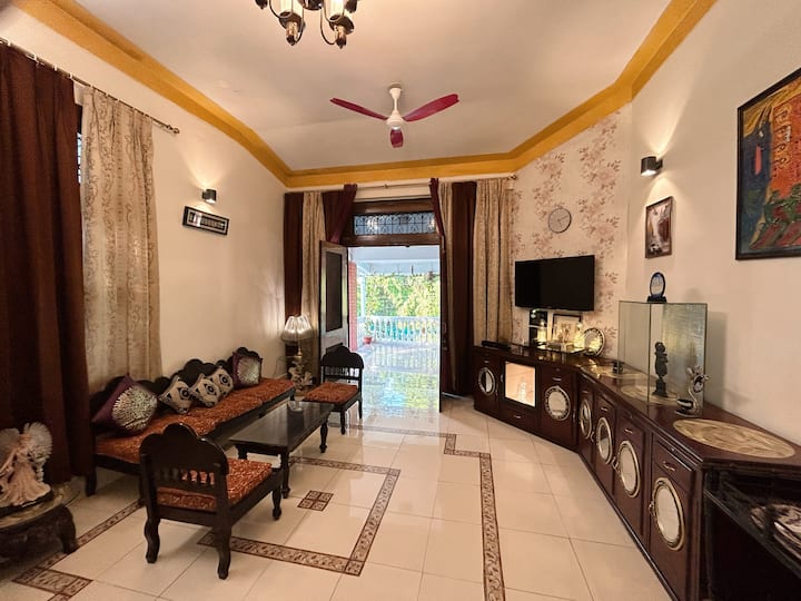 Beautiful Spacious Room Wi-fi Ac - 波帕爾