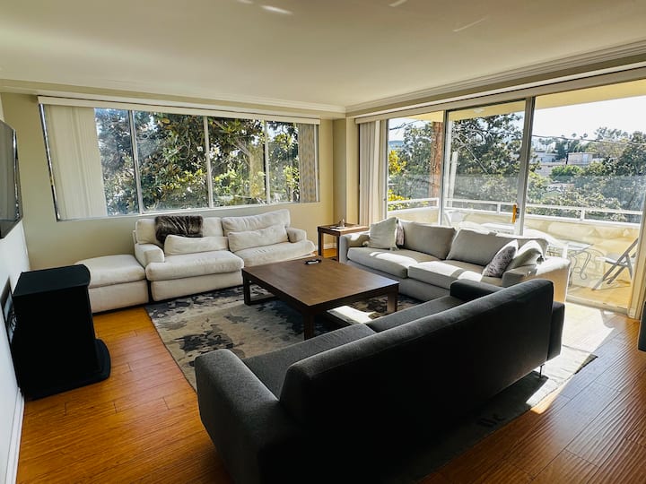 Private Room And Bathroom In A Shared Apt - Beverly Hills, CA