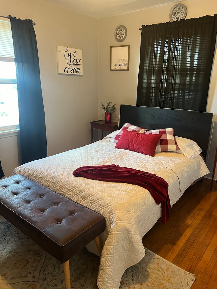 Cozy 2 Bdrm Home Near Hospitals (Pet Friendly) - Salem, OR