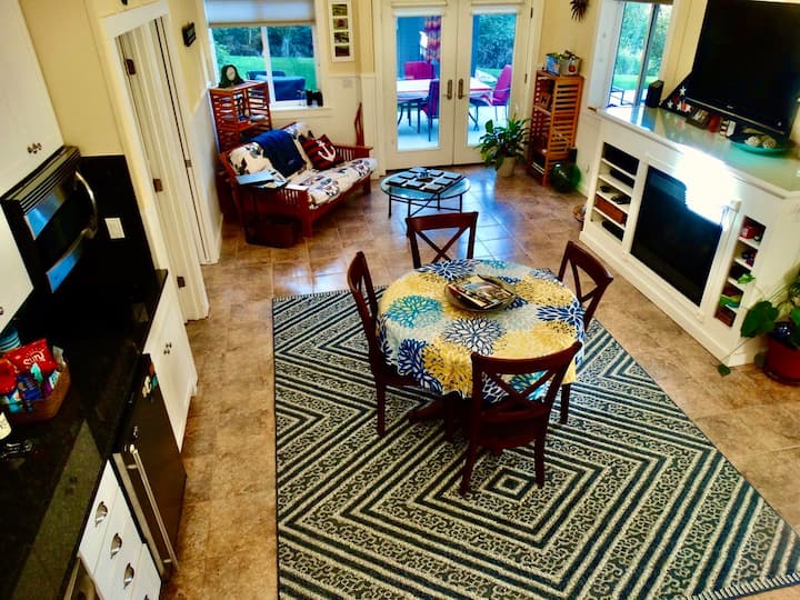 Adorable Sherwood Guest House. - Sherwood, OR