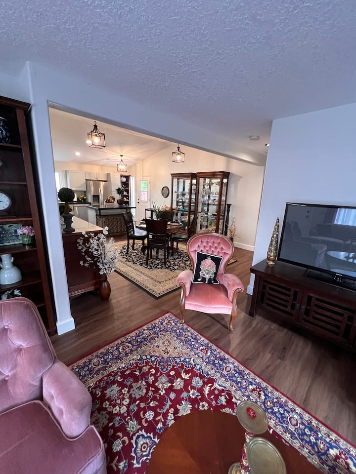 Private Residence With Family & Friends - Wilsonville, OR