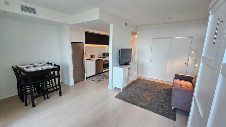 Condo Luxueux Au Dix30 - Brossard