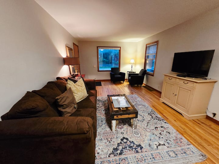 Peaceful 2br Pad – Quiet, Comfy, Convenient - Mankato, MN