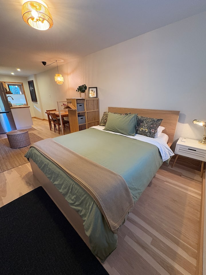 Cozy Studio Suite In Smithers - Smithers
