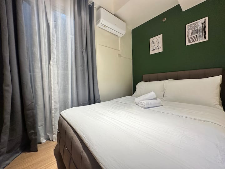Fantastic 1br W/ City View In Makati Near Airport - Makati