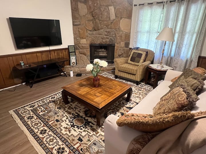 Cozy, Comfortable And Welcoming! - Athens, GA