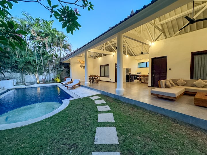 2 Bedroom Villa Seminyak
- Private Big Pool - Seminyak