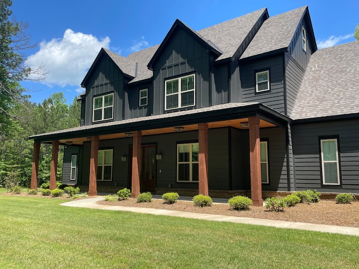 Large Home On 5 Acres - Lake Martin, AL