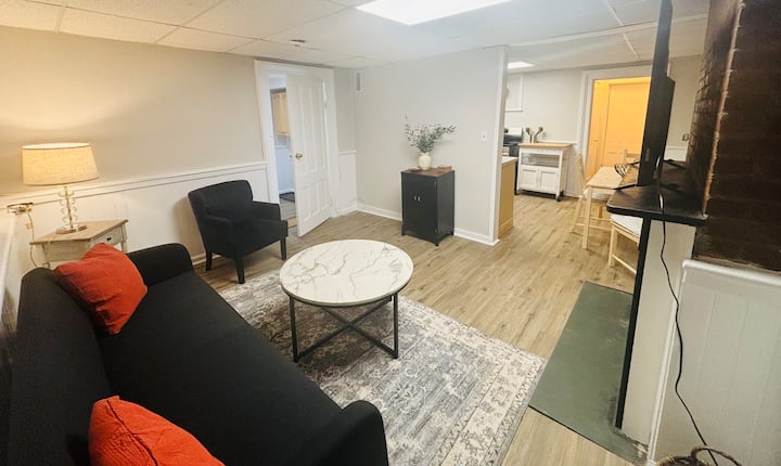 Spacious Garden Apt In Center Square - Albany, NY
