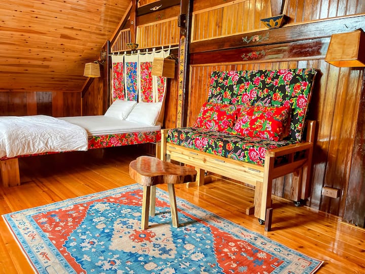 The Cosy Happy Nest Of Happiness! - China