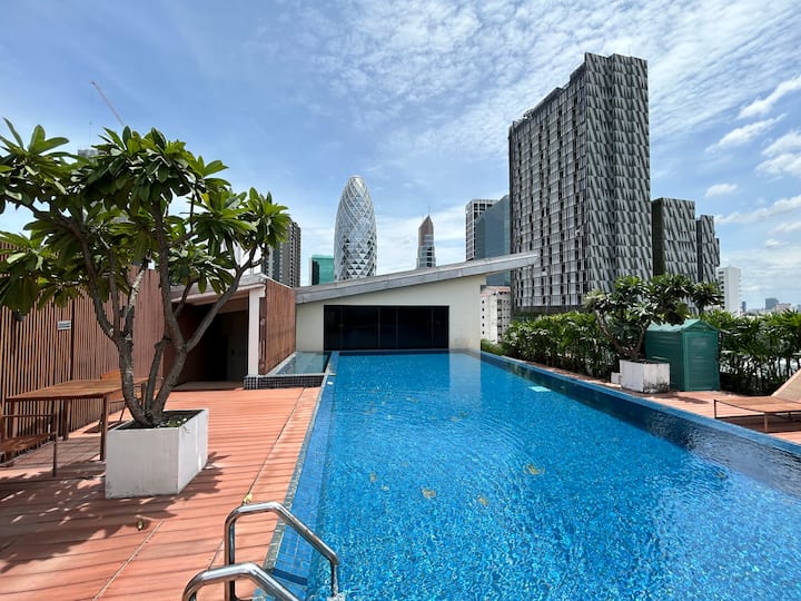 Spacious 2 Bedrooms At Ari Bts, Phayathai Hospital - Bangkok