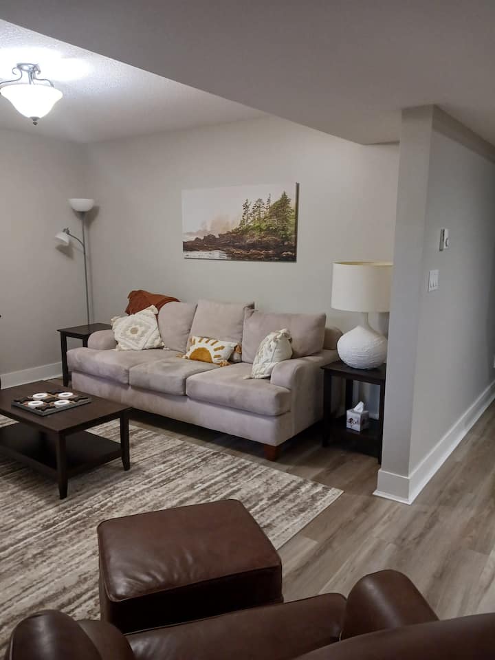 State Of Grace-large 2 Bedroom Ground Level Suite - Nanaimo