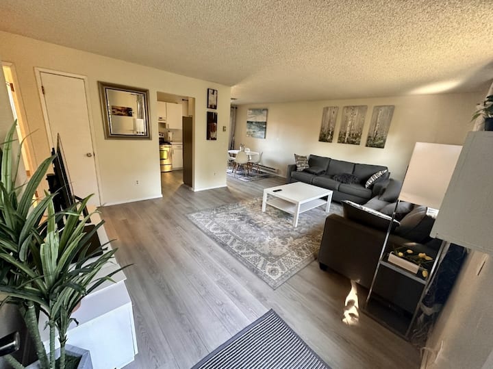 Spacious Cozy 2br In Sw Portland - West Linn, OR