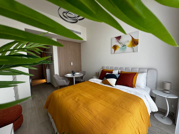 Sunlit Serenity Studio Azizi Riviera - Dubai