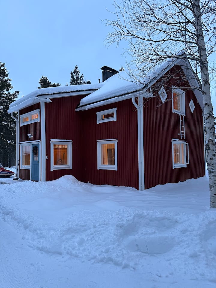 Punainen Tupa Kajangissa - Muonio