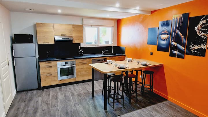 Belle Maison Rénovée, Clim, Parking Privé Gratuit - Agen