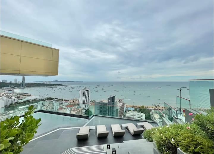 Base, 25th Floor Sea View Room, City Center，靠近海滩 - Pattaya