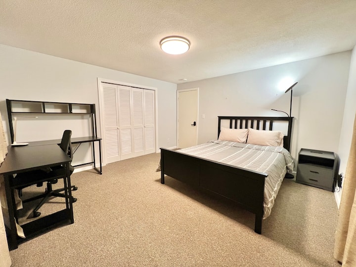 Spacious & Clean Room - Nashua, NH