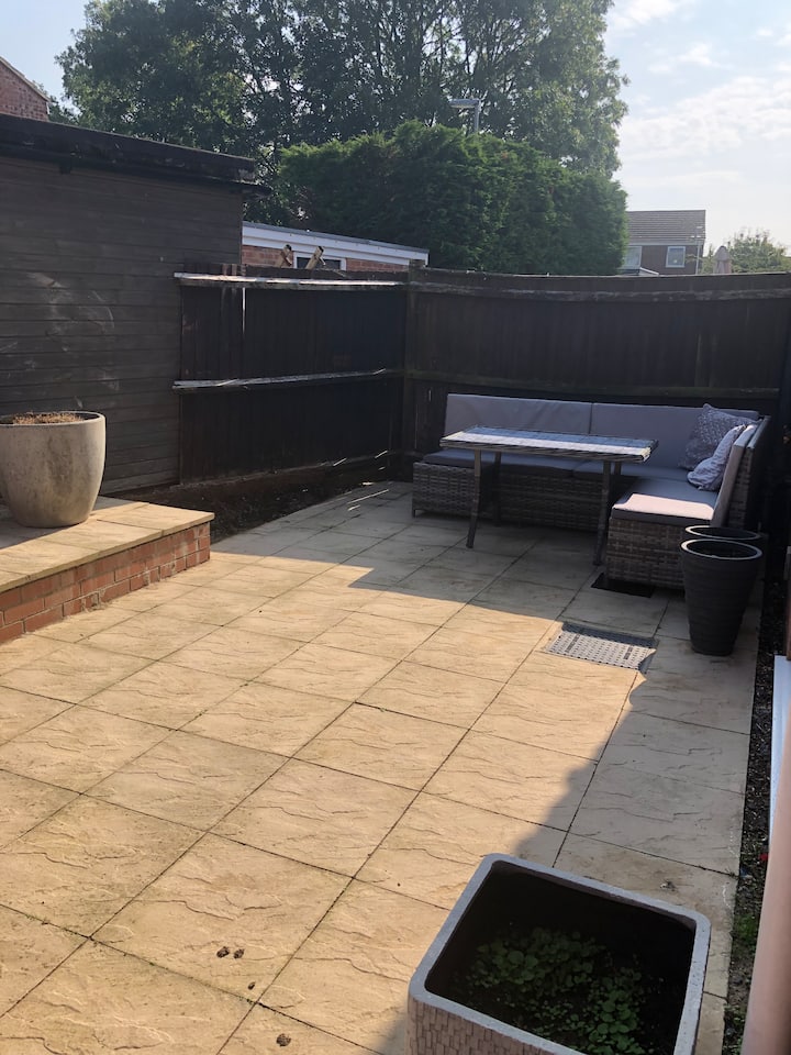 Modern House Close To Amenities St Ives 
Cambs - Raptor Foundation