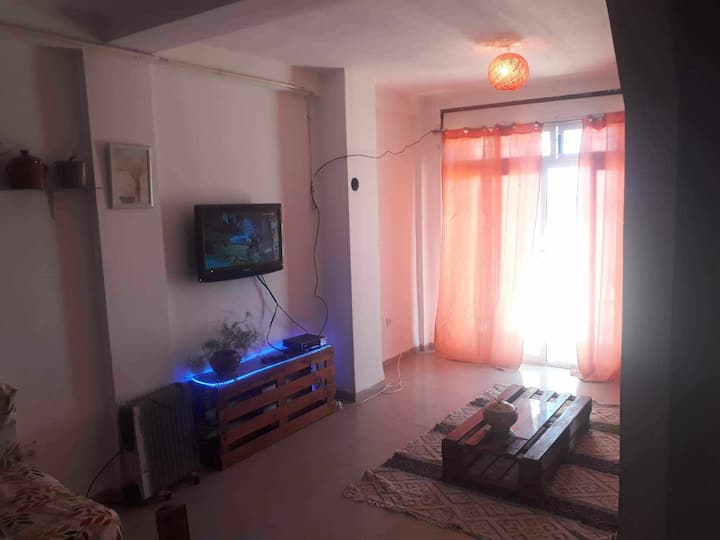 Un F2 Spacieux+ Terrasse. - Béjaïa