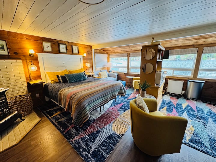 Romantic Westlake Cottage | Private Dock | Onp Gem - Lake Crescent, WA