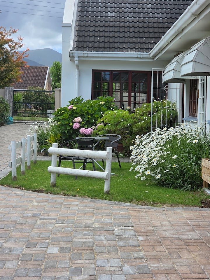 Christeo's On Meent - George