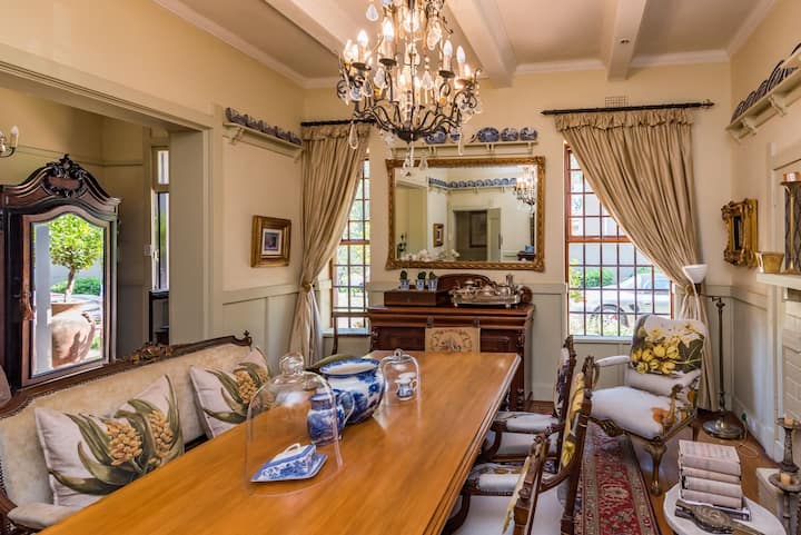 Cape Dutch Gable Room Pool View - Johannesburg