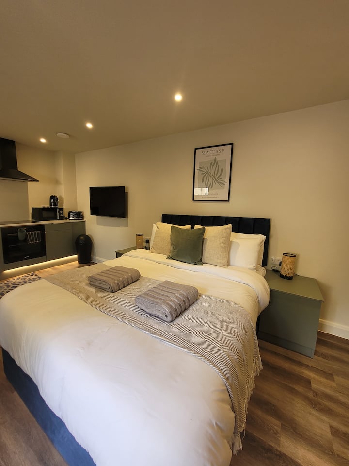 Stylish Haven 9 Studio: Steps To Dmu & City Centre - Leicester