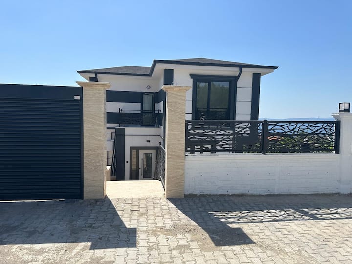 Karamürselde ÖZel Havuzlu Villa - Karamürsel