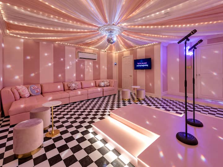 New! - The Pink Palace W/ Karaoke Room - Mesa, AZ
