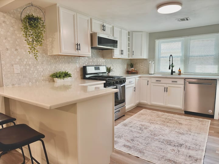 Magnolia Garden Deluxe | 30+ Days Available! - CoCo Key Water Resort, Mt Laurel Township