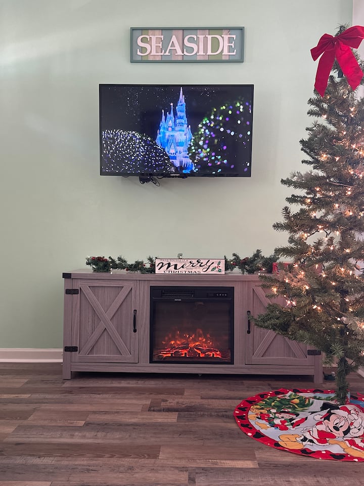 ! Merry Magical Cottage !
A Tiny Home Christmas! - Kissimmee, FL