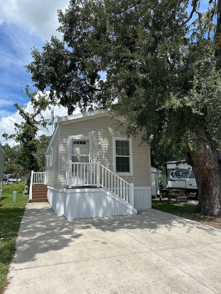 ! Spooky Savings! Tiny Home - Disney & Universal - Kissimmee