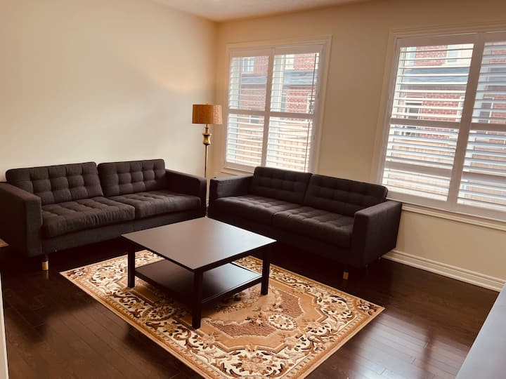 Full House With 3 Bedrooms - Milton, On, Canada - Milton