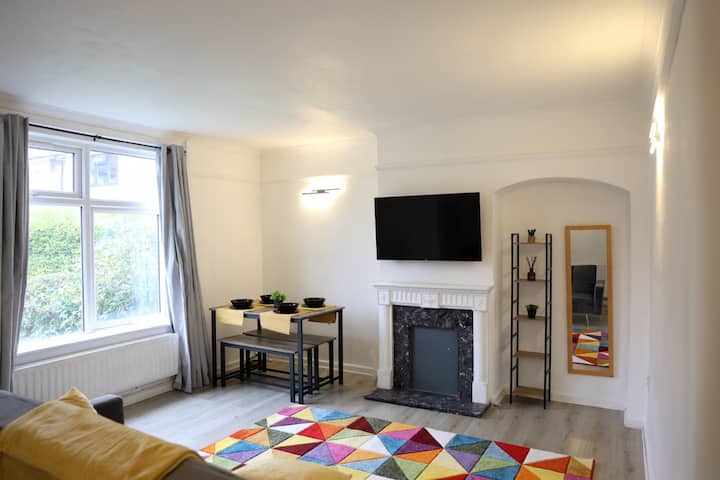 Becontree Retreat - Entire Home - Dagenham