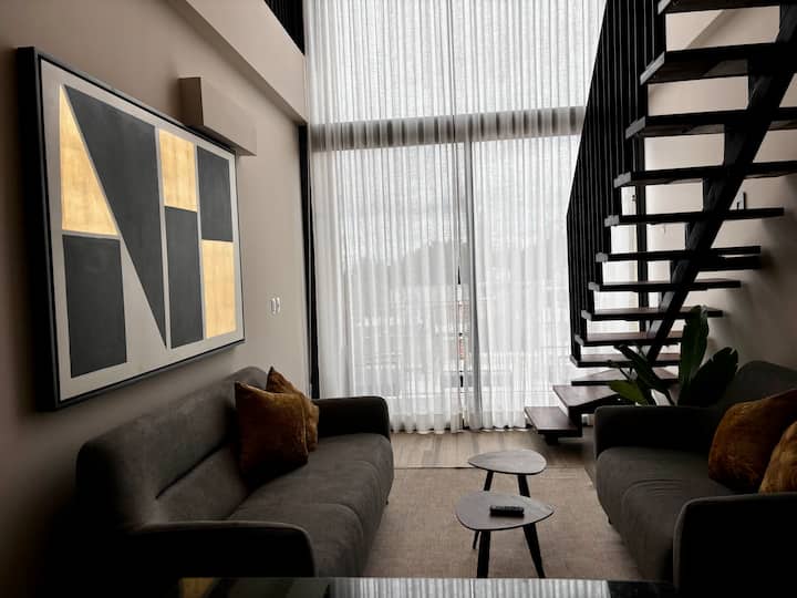 Elegante Penthouse Súper Ubicado 5 Min Globo - León, México