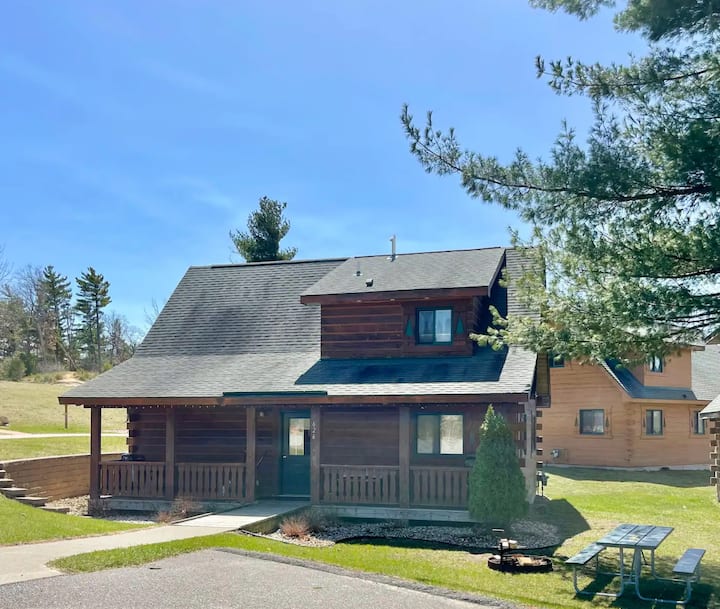 Jellystone Cabin In Warrens - Three Bears Resort, Warrens