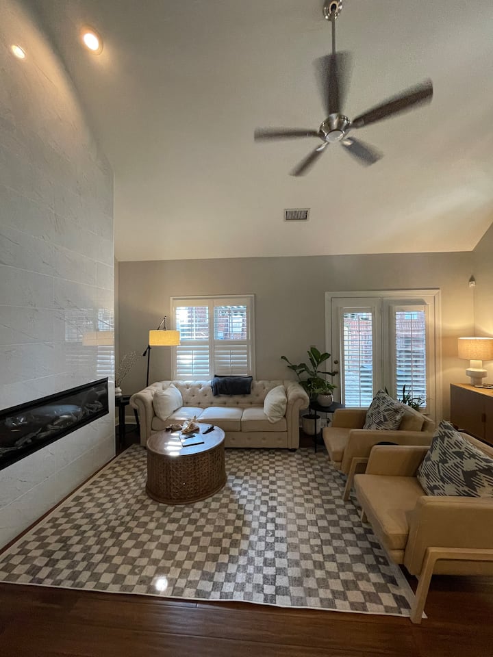 Bed & Bath On Private Floor In Convenient Location - Charlotte, NC
