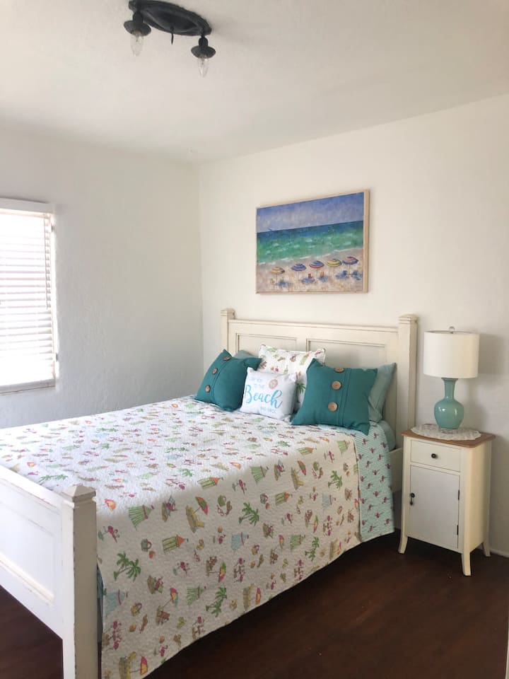 Charming Ole Hanson Guest House - San Clemente, CA