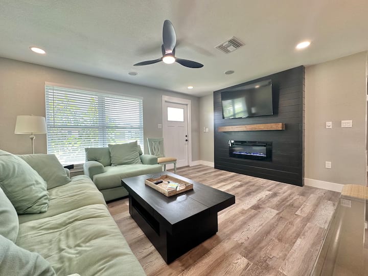 Updated & Cozy Florida Retreat! - Port Charlotte, FL