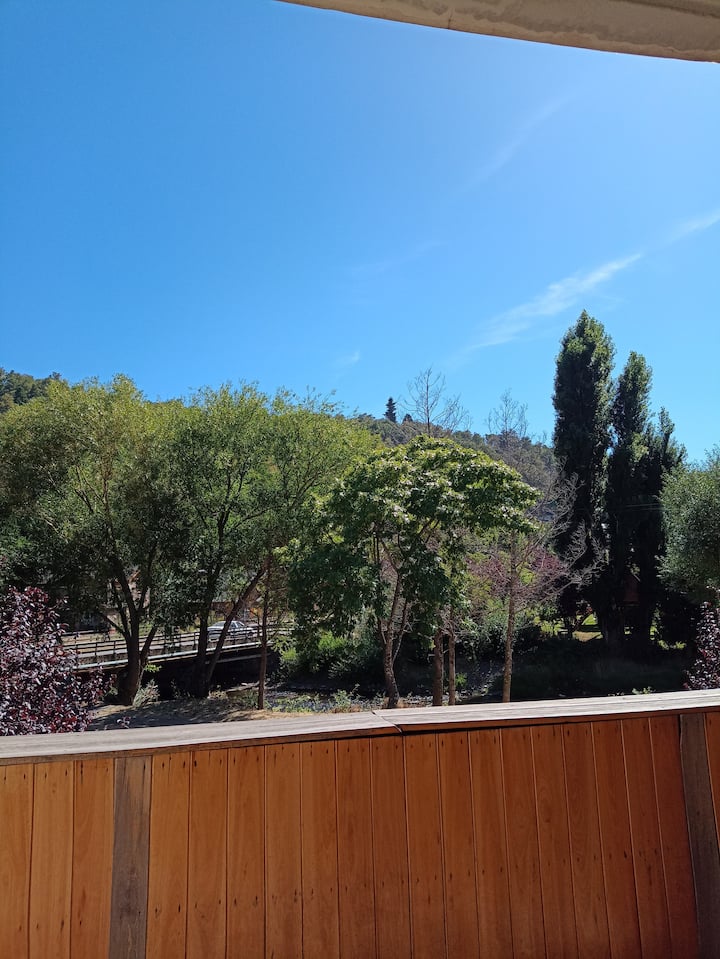 Vive Frente Al Arroyo Y Montaña En El Centro Sma - San Martin de los Andes