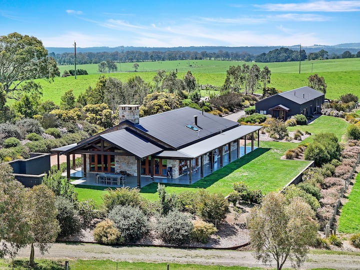 Stunning Homestead On 100 Acres - Berrima