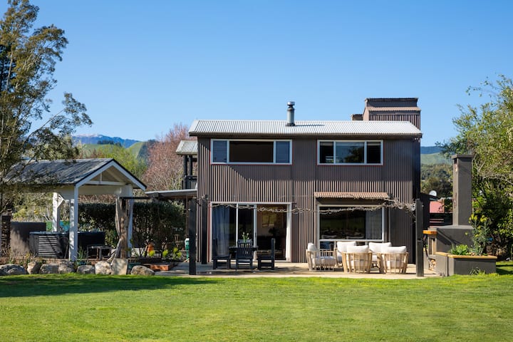 Rural Retreat: 4 Bd Getaway With Spa Pool & Views - Brightwater