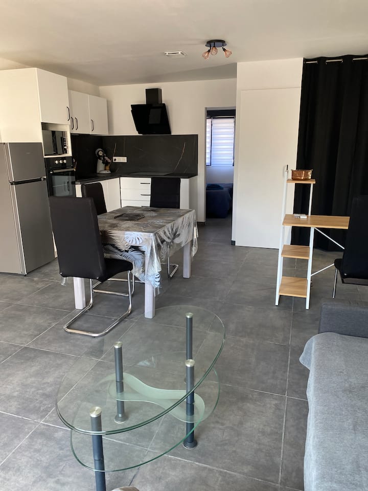 Petite Maison Au Calme De 45m2 - Salon-de-Provence